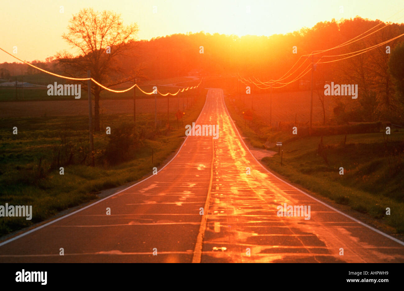 Country road indiana hi-res stock photography and images - Alamy