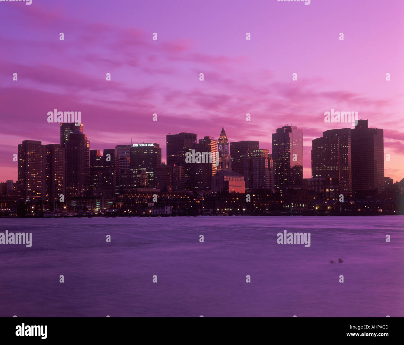 Sunset on boston skyline hi-res stock photography and images - Alamy