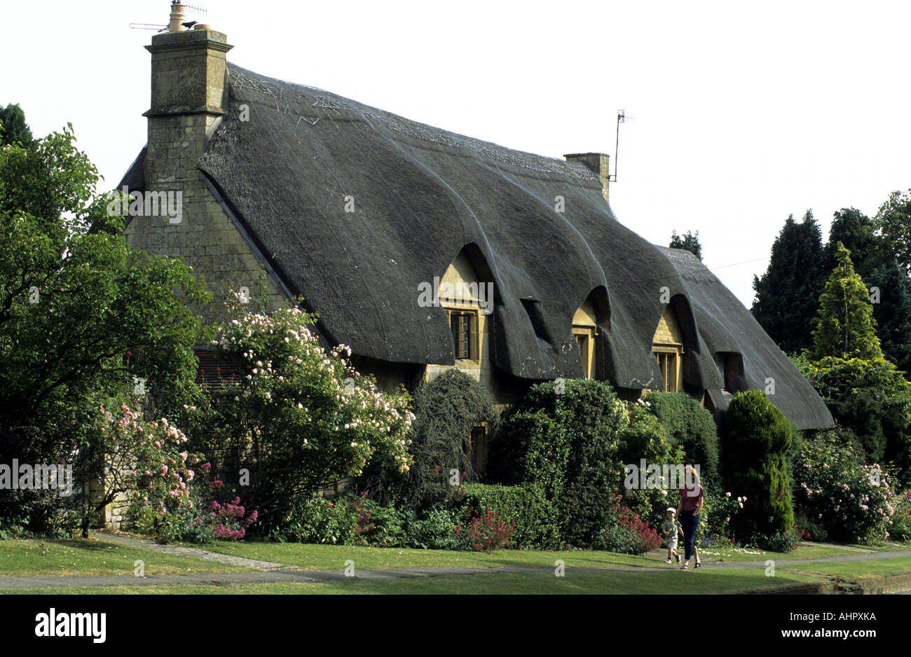 Thatched cottage, Chipping Campden, Gloucestershire, England, UK Stock ...