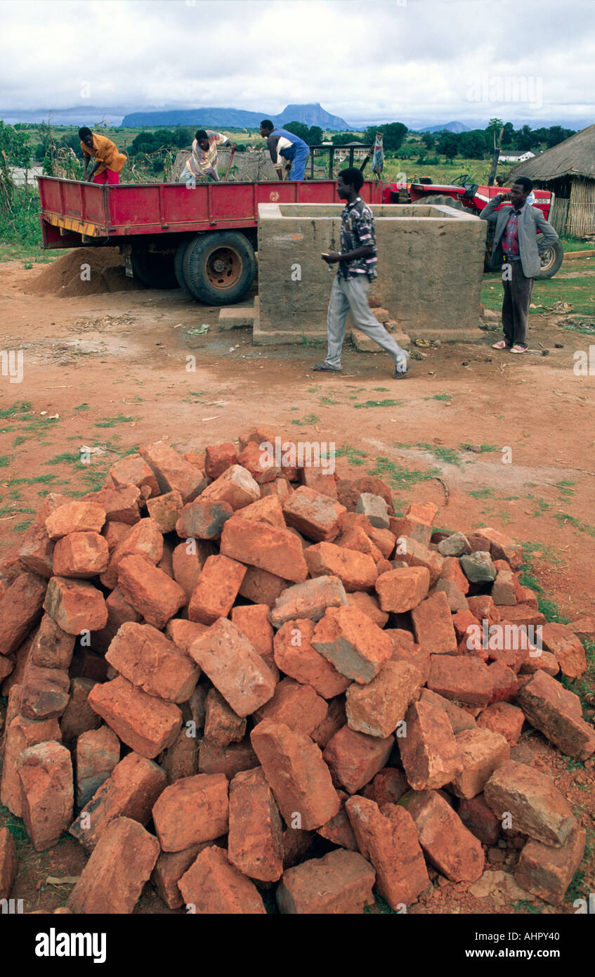 A delivery of building materials to reconstruct a rural school. Massaca ...