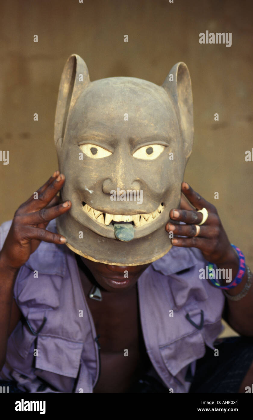 Makonde mask, Mozambique Stock Photo - Alamy