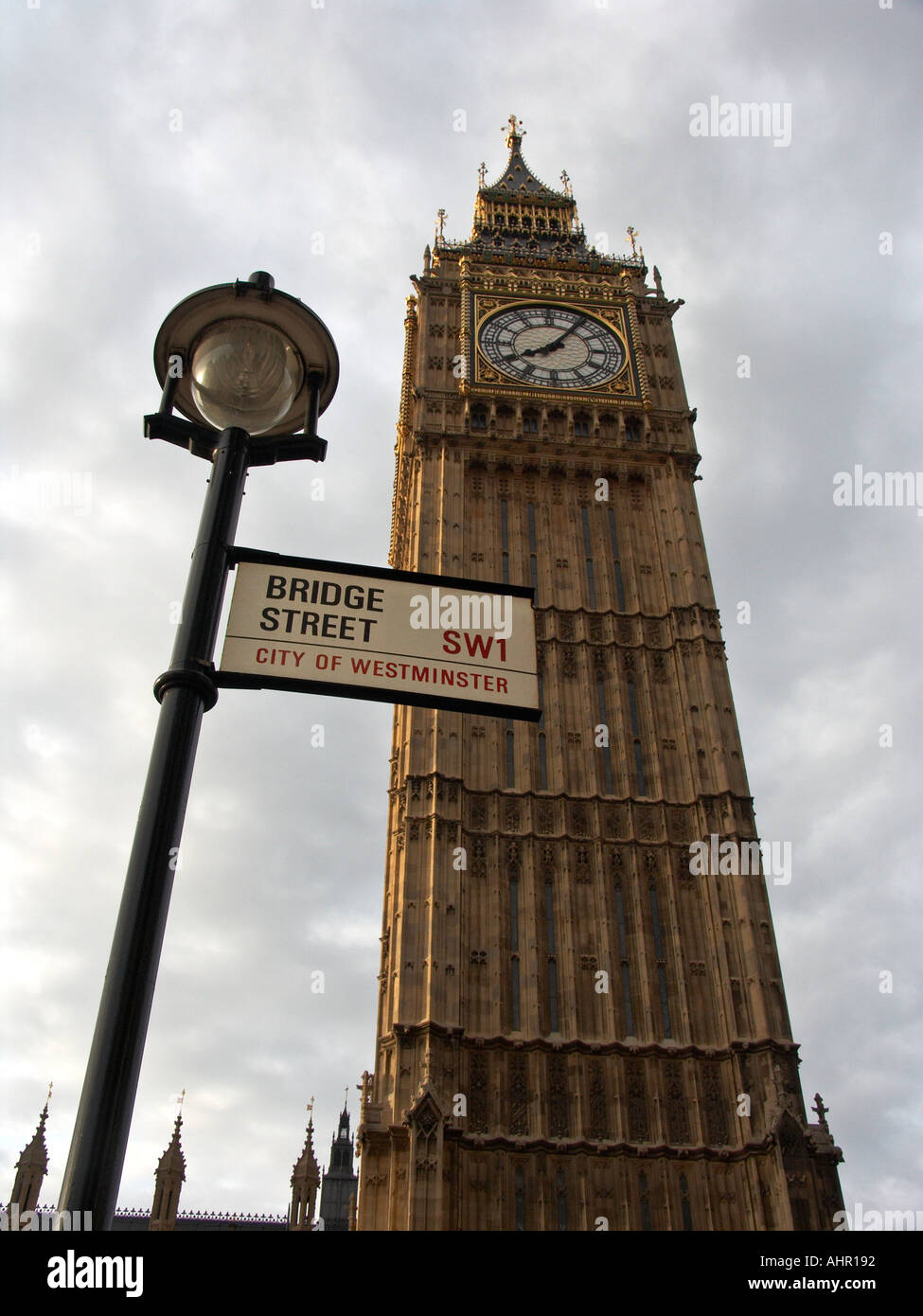 Bridge Street sign with Big Ben the north tower of the British Houses ...
