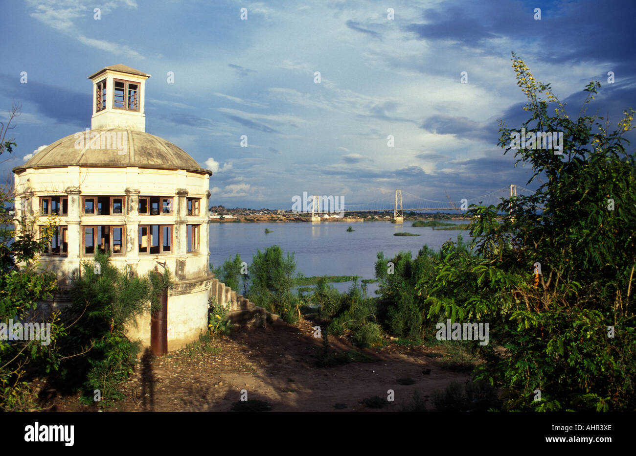 Bridge over the Zambezi river, Tete, Mozambique Stock Photo - Alamy