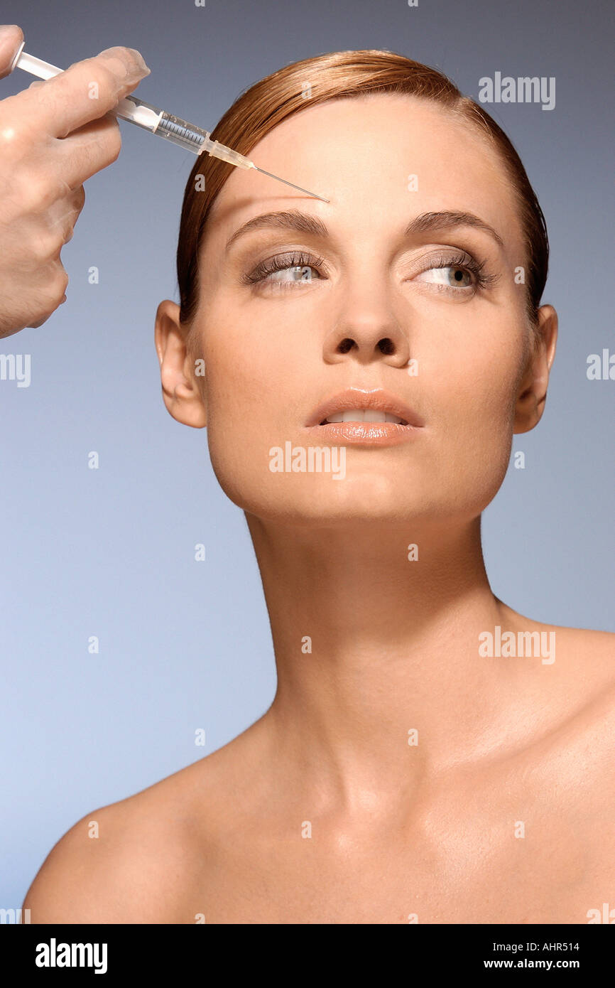 Woman having neurotoxin injection Stock Photo - Alamy