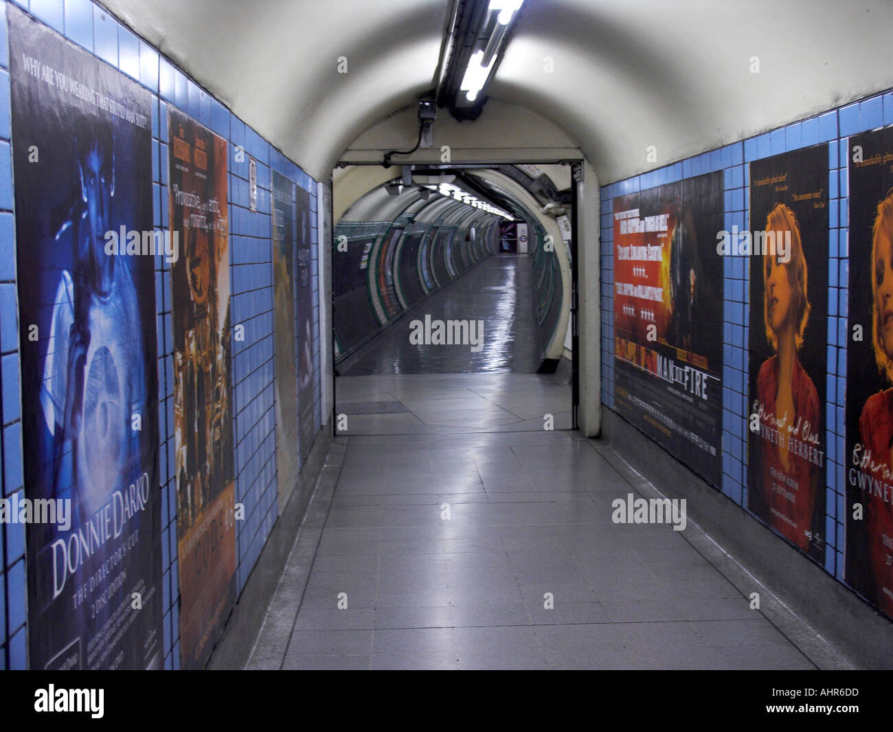 Corridor tunnel in subway station London England UK Stock Photo - Alamy