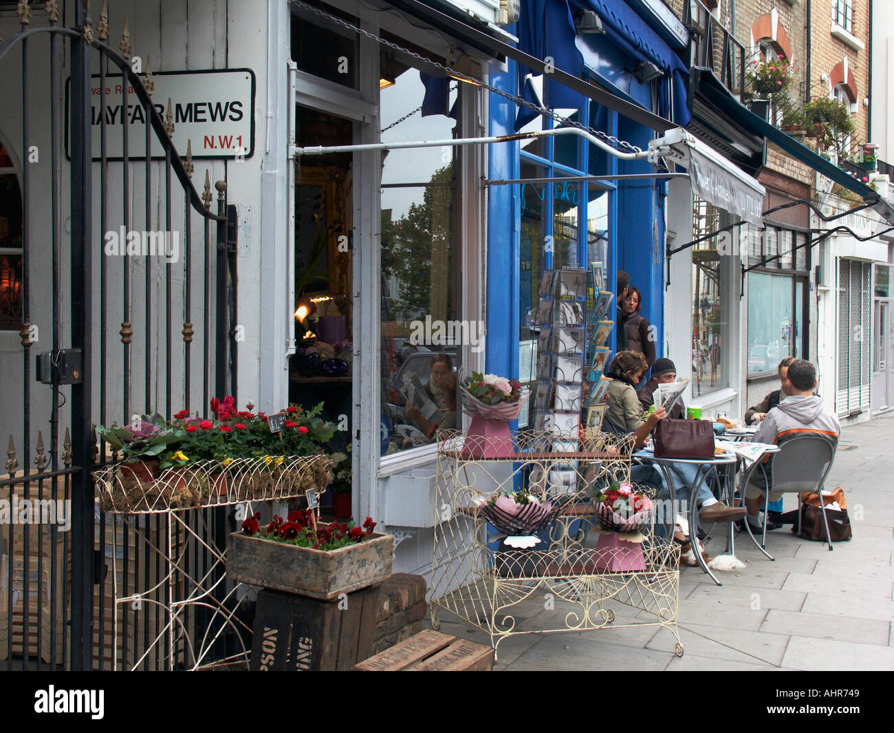 English Newspaper Cafe Stock Photos & English Newspaper Cafe Stock ...