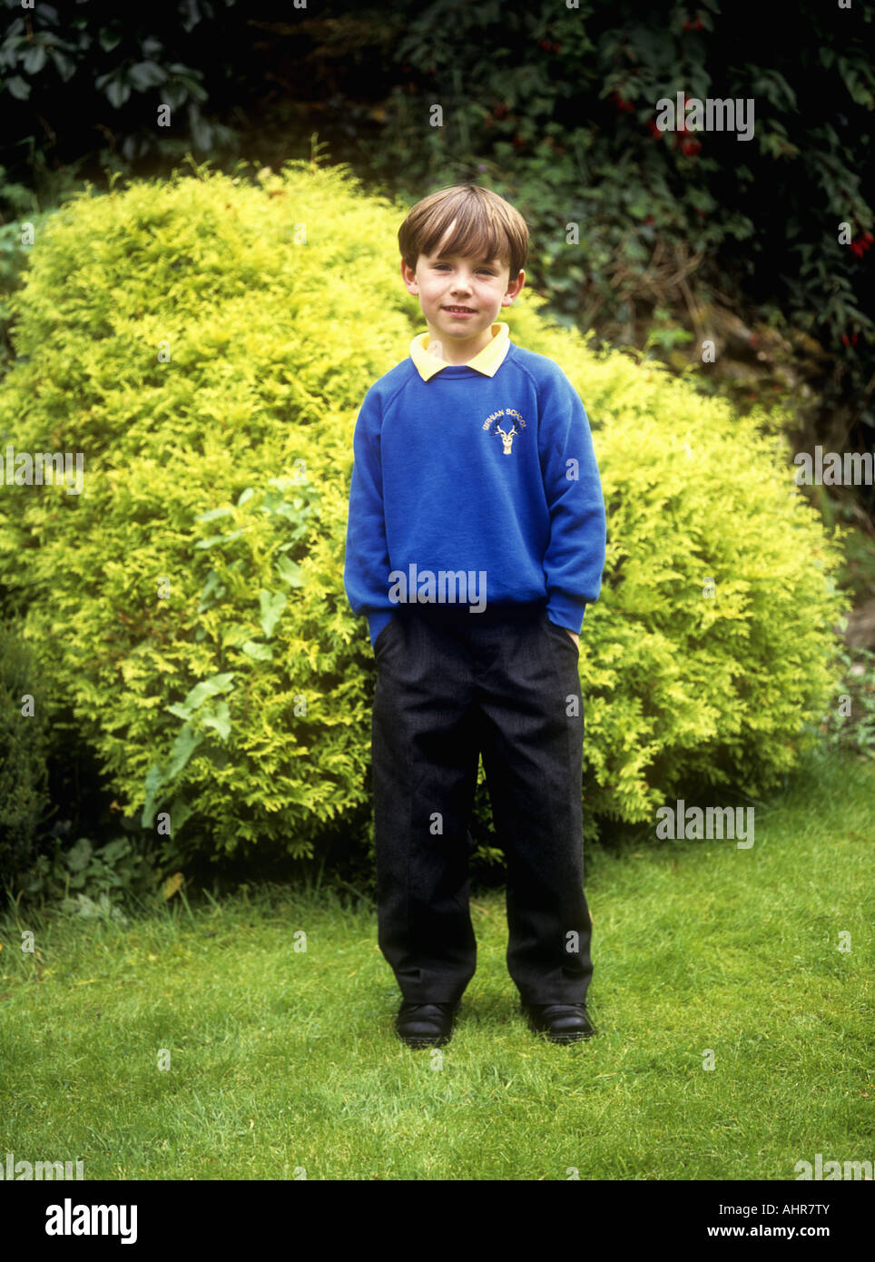Child first day school uk hi-res stock photography and images - Alamy
