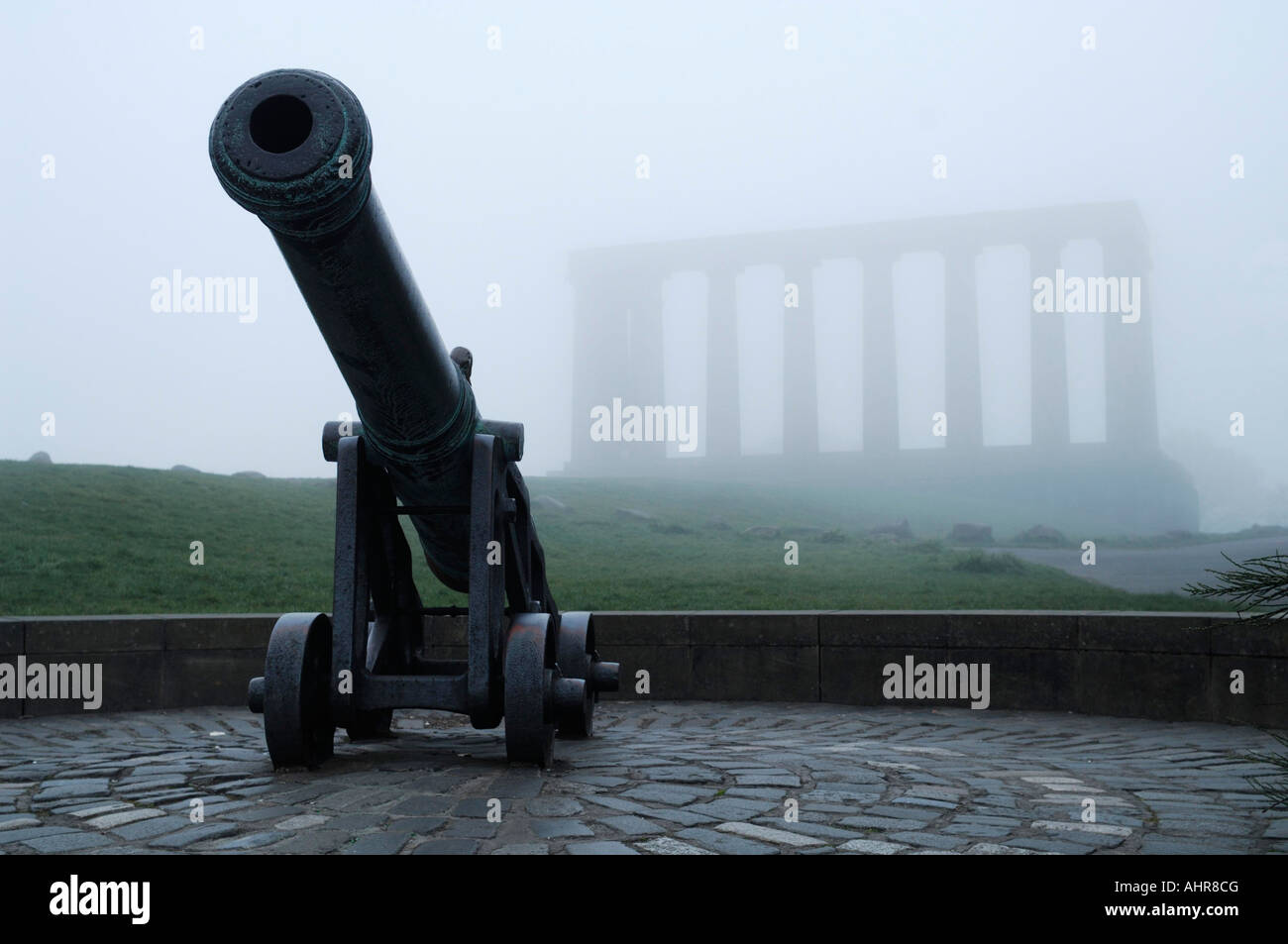 Carlton Hill Edinburgh in a fog Stock Photo - Alamy