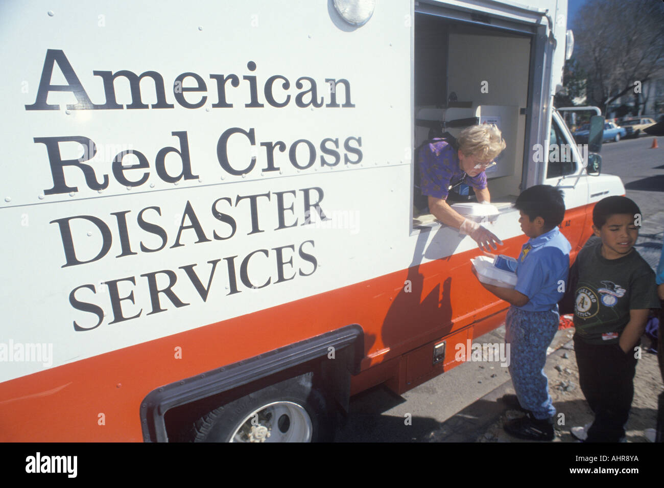 Red cross worker meals hi-res stock photography and images - Alamy