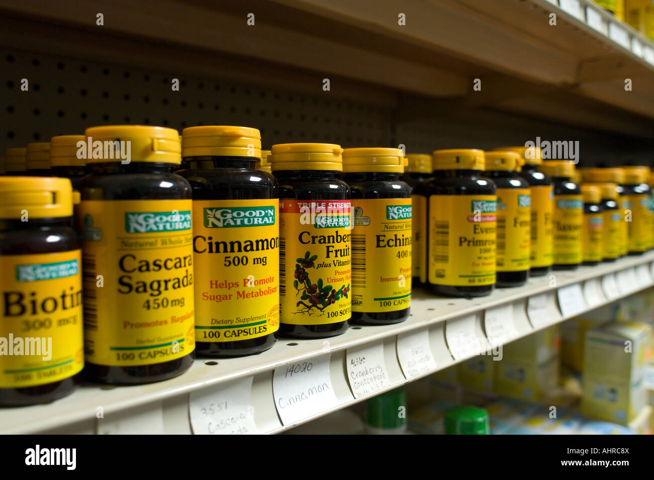 Herbal supplements on shelf hi-res stock photography and images - Alamy