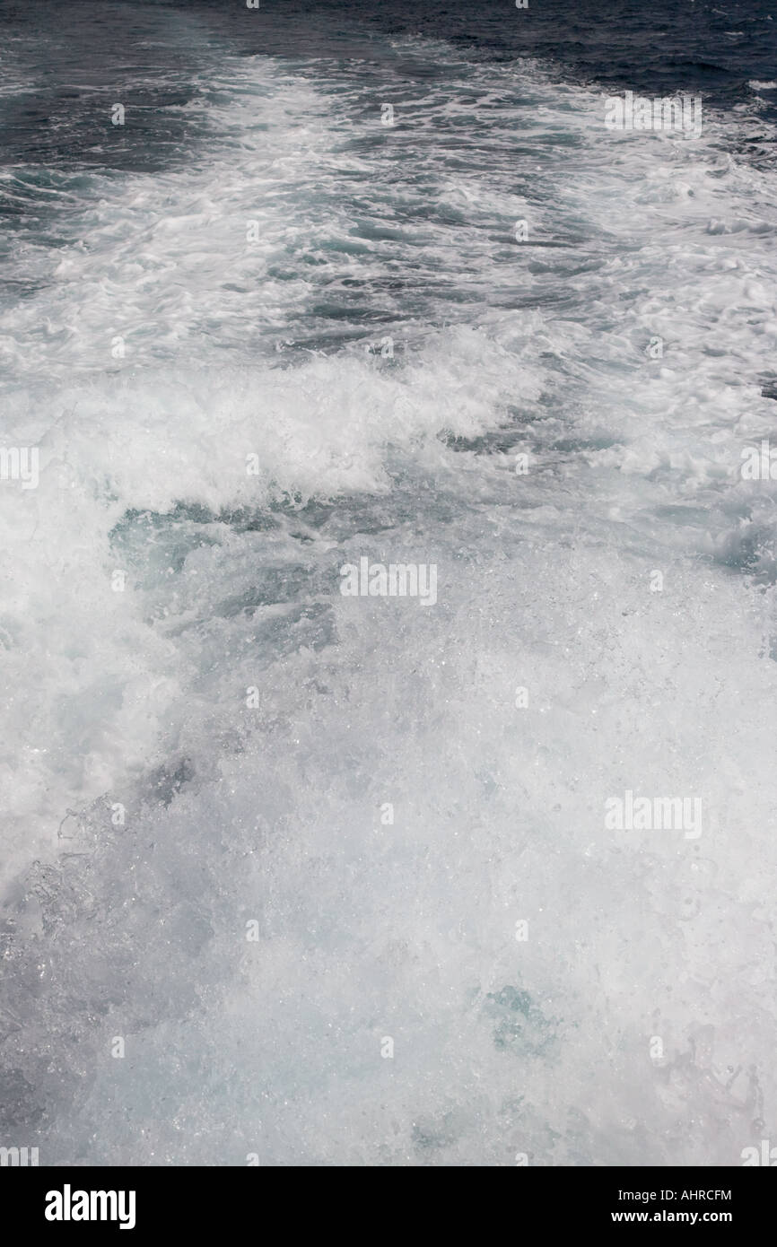 Water splash from the rear of a boat Stock Photo - Alamy