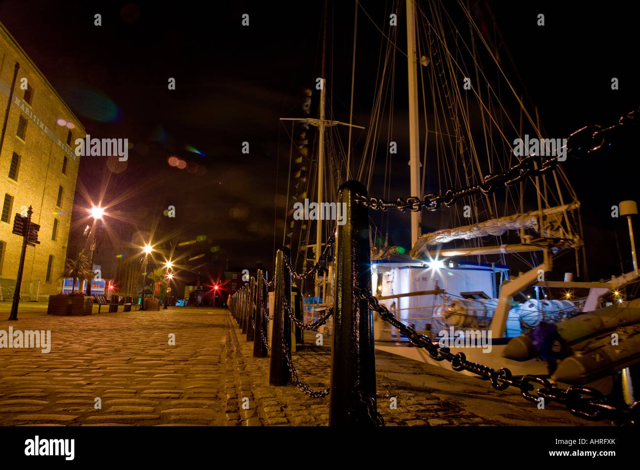 Boat docked at the Liverpool Waterfront Stock Photo - Alamy