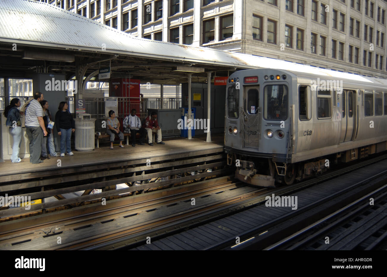 Cta elevated subway train hi-res stock photography and images - Alamy