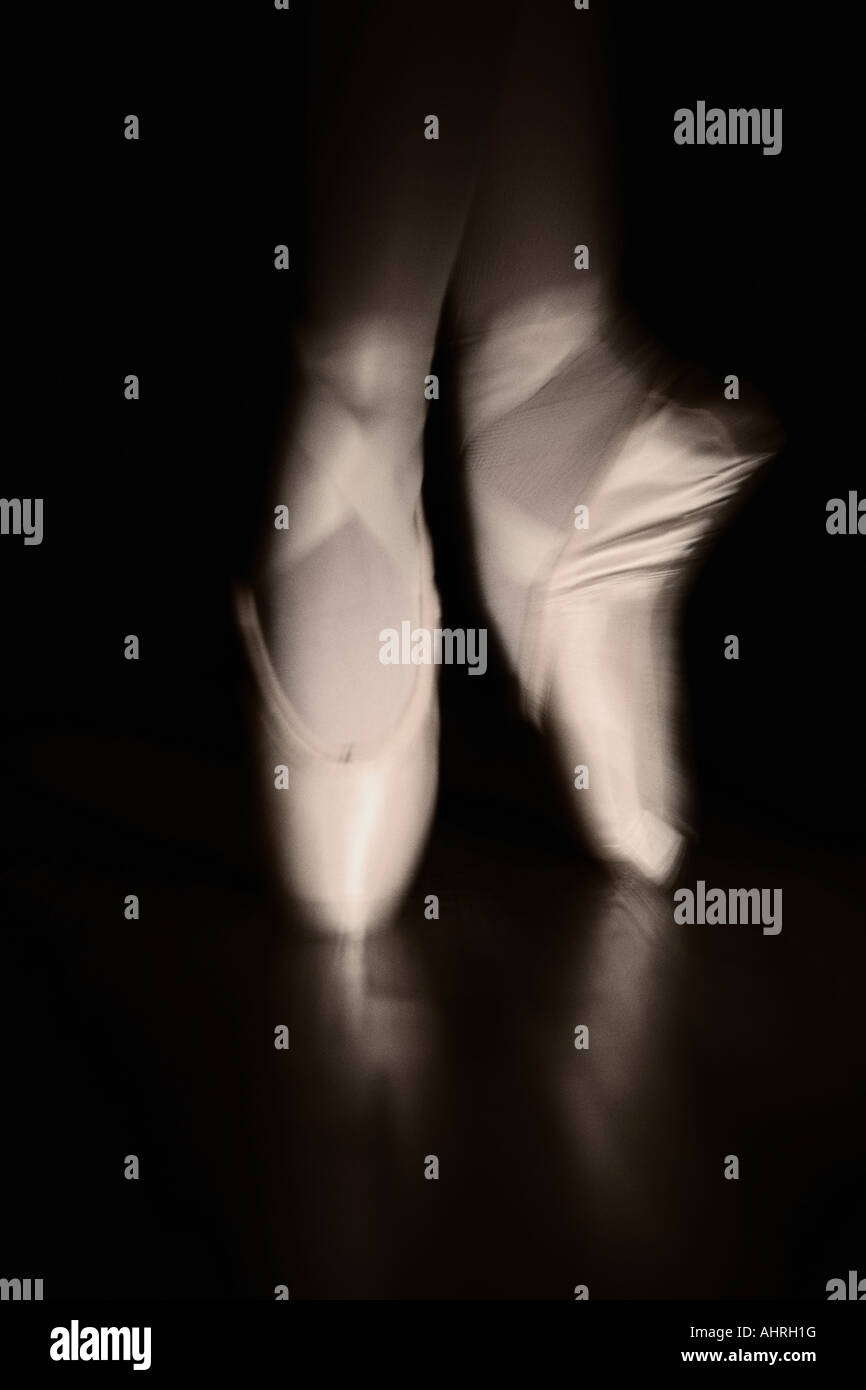 Dancers feet hi-res stock photography and images - Alamy