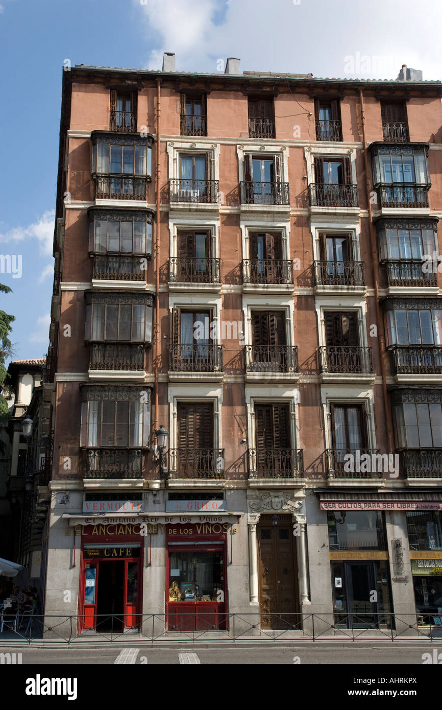 Apartment houses in Madrid Stock Photo - Alamy