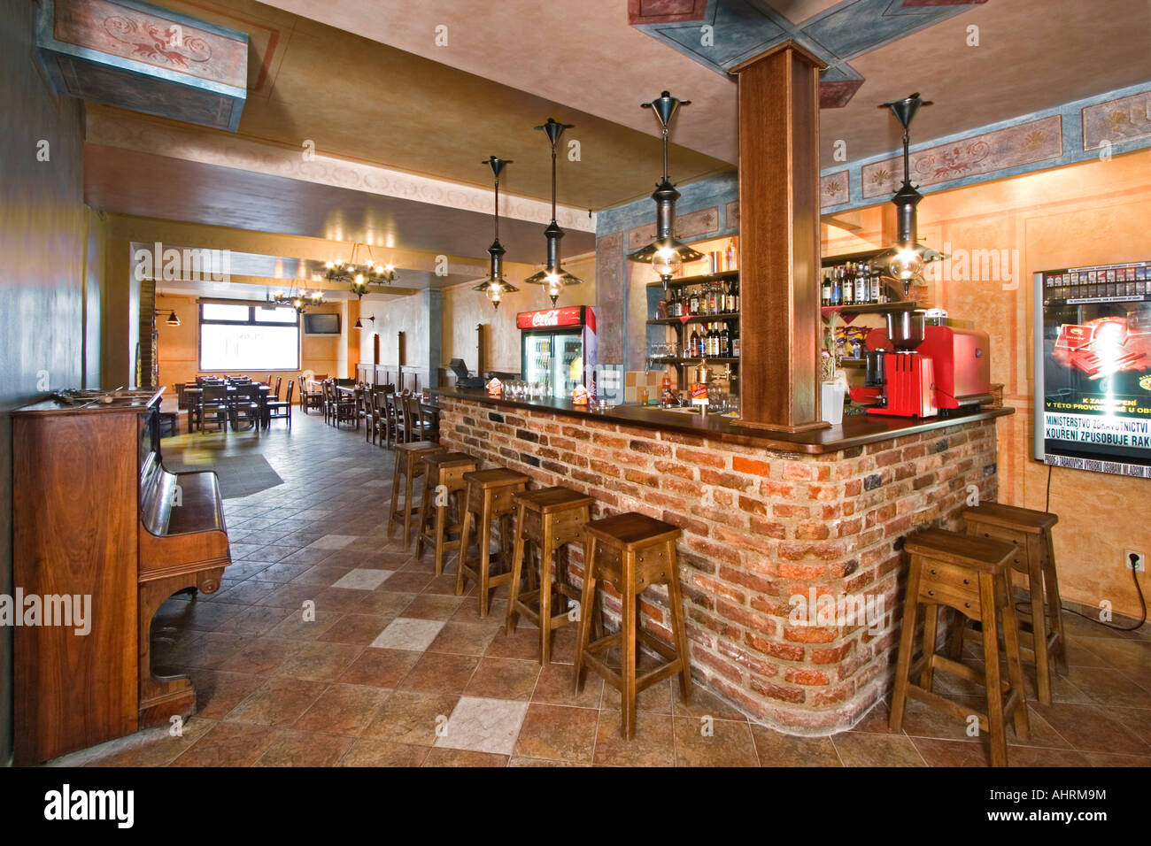 Bar in restaurant Stock Photo - Alamy