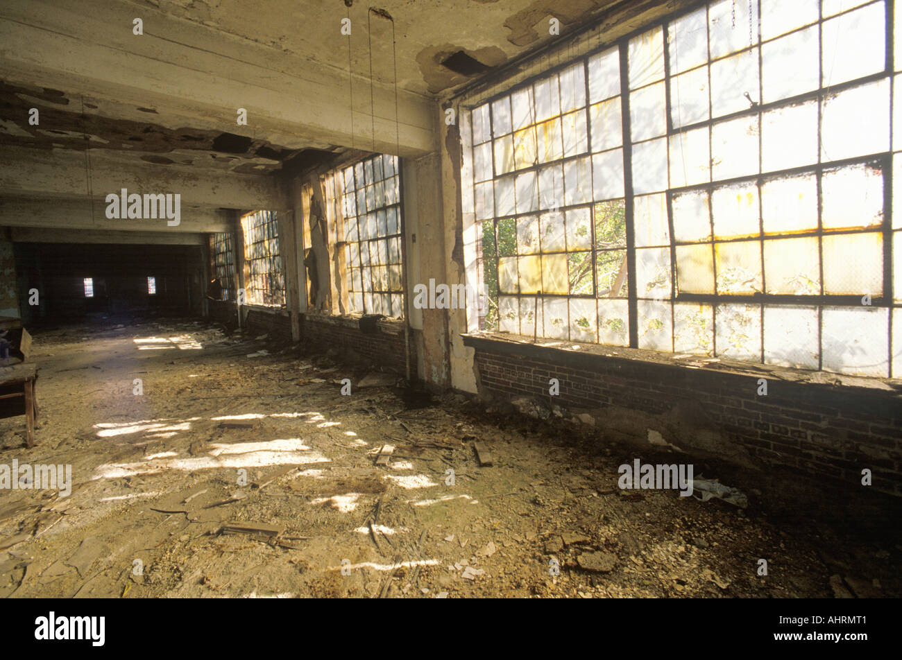 Midwest factory abandoned hi-res stock photography and images - Alamy