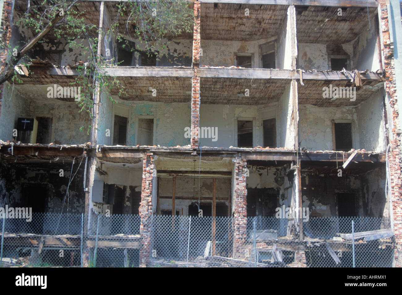 Bombed out building hi-res stock photography and images - Alamy