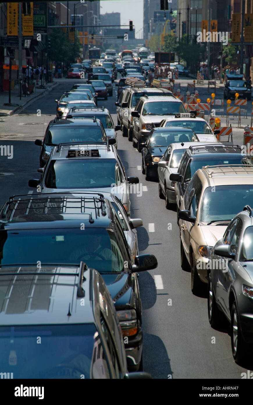 Rush hour traffic in downtown Chicago Illinois Stock Photo - Alamy