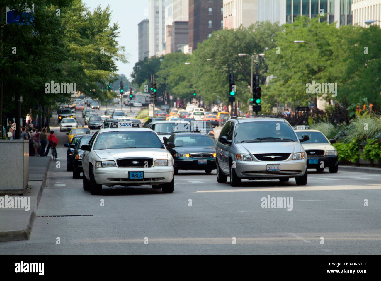 The magnificent mile shopping district in downtown Chicago Illinois ...