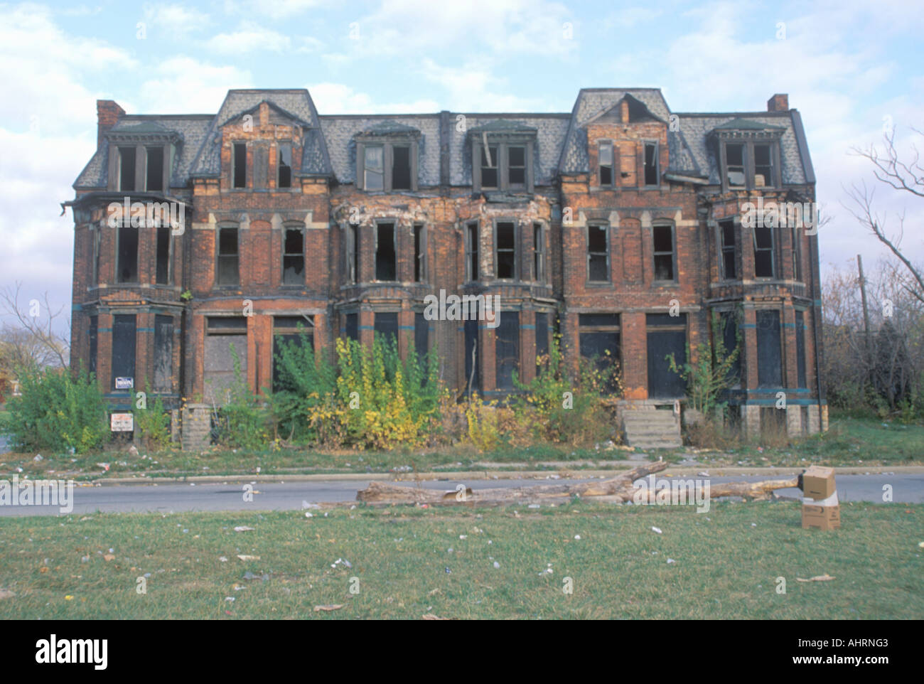 Inner city architecture hi-res stock photography and images - Alamy