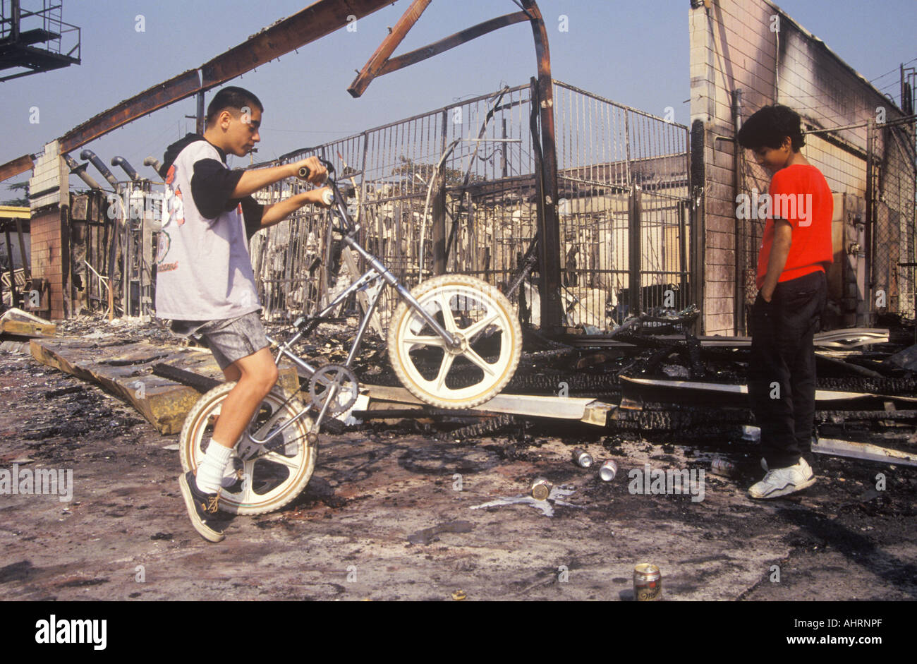 Los angeles riots building hi-res stock photography and images - Alamy