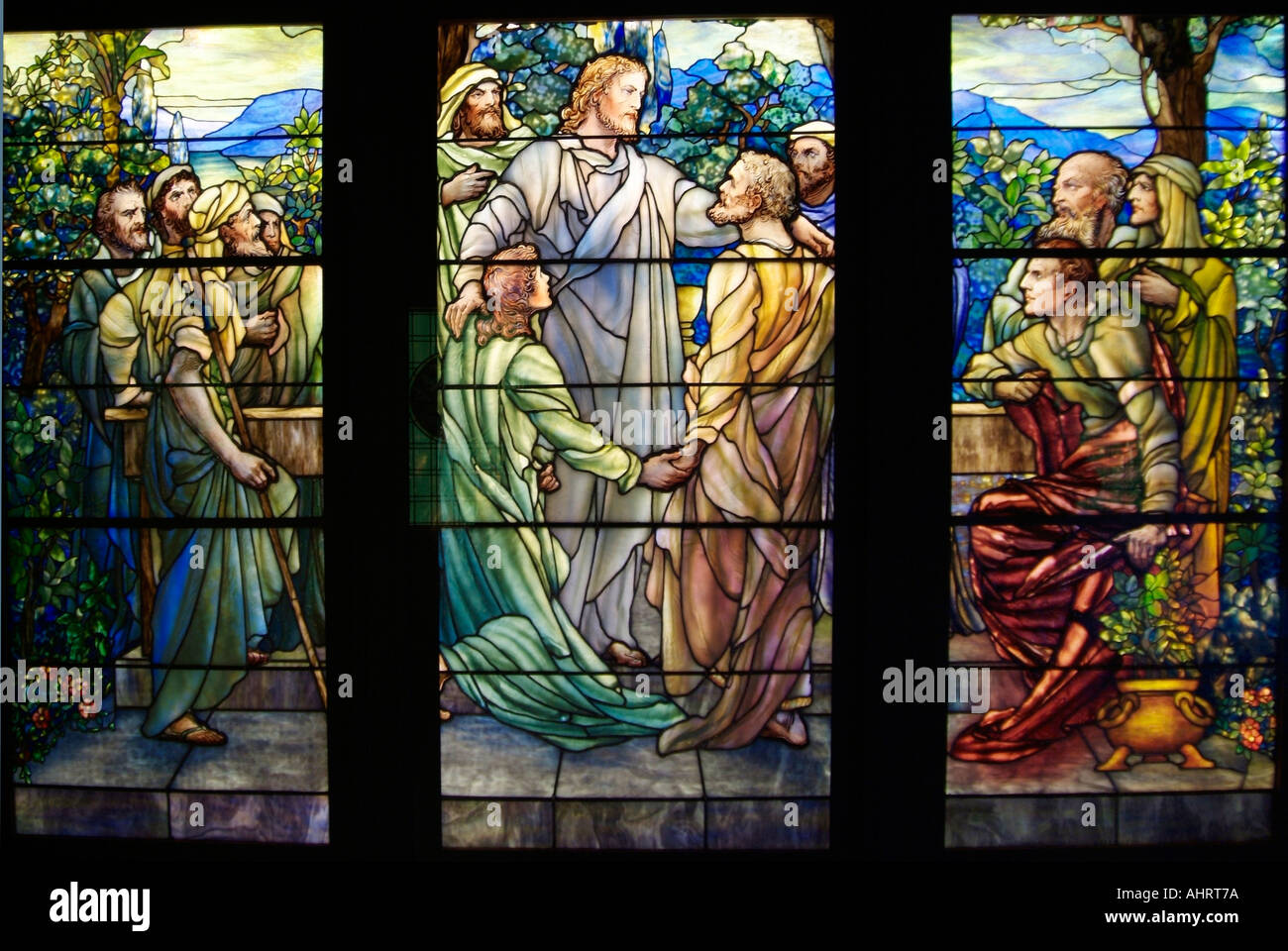 Navy pier chicago museum stained glass hi-res stock photography and ...
