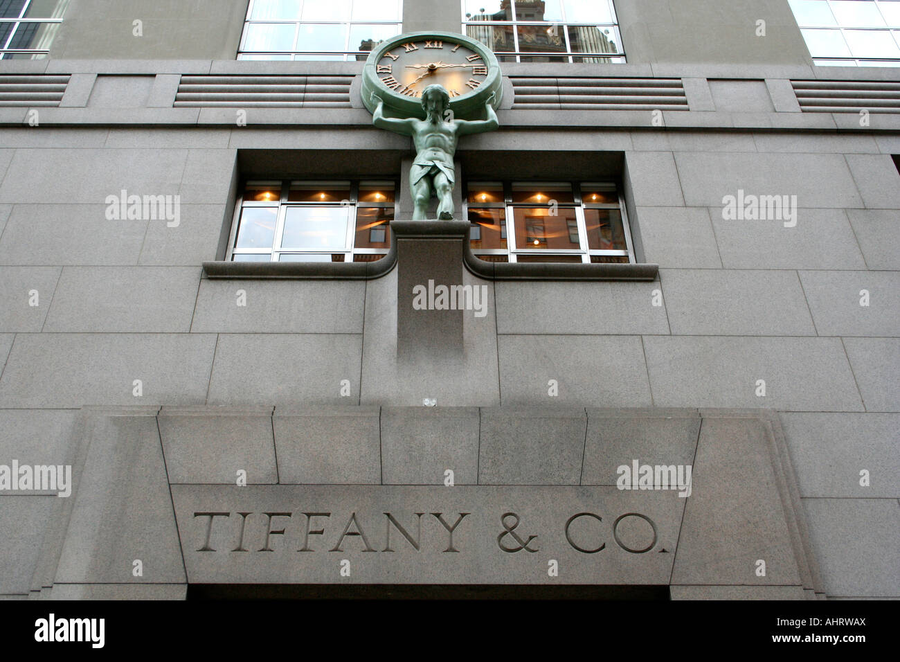 Tiffany storefront new york hi-res stock photography and images - Alamy