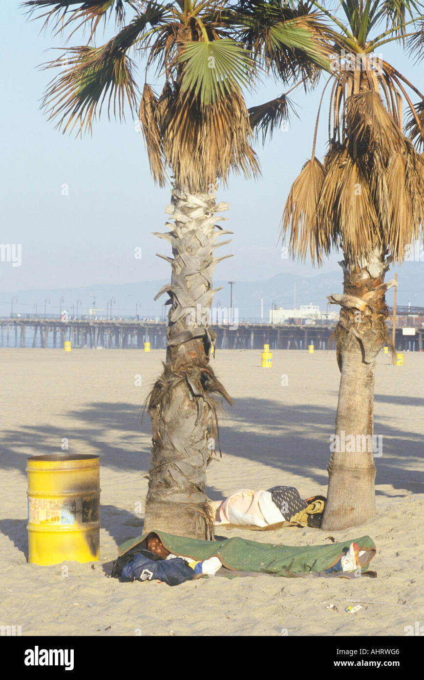 Homeless people sleeping at Venice Beach California Stock Photo - Alamy