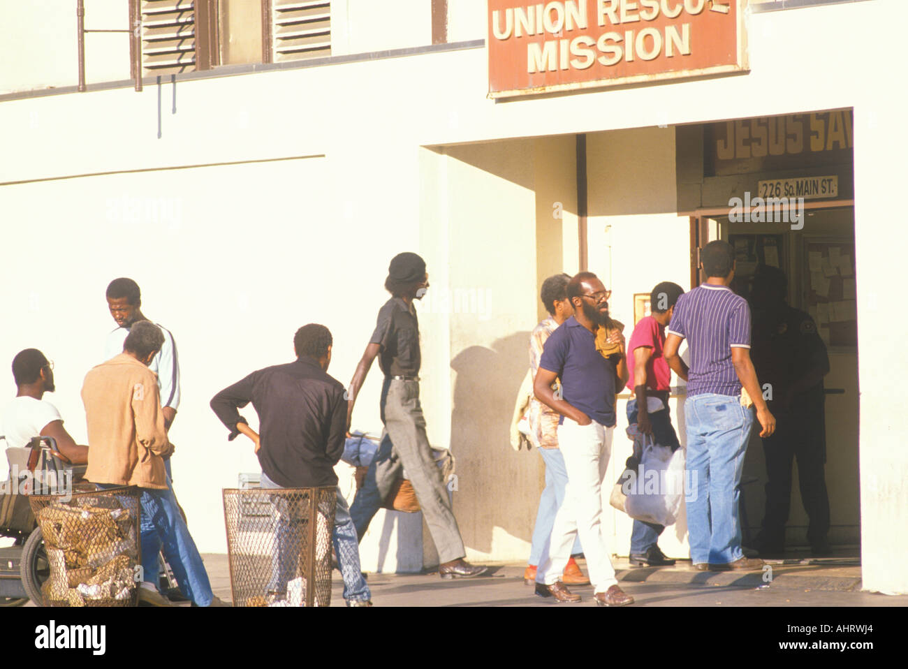 Men standing at the entrance of Union Rescue Mission Downtown Los ...