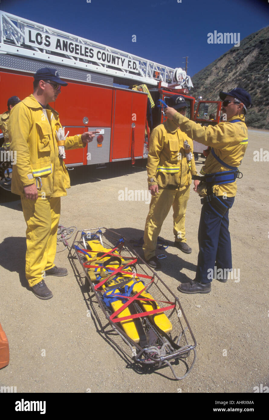 Los Angeles County Rescue crew training in desert Stock Photo - Alamy