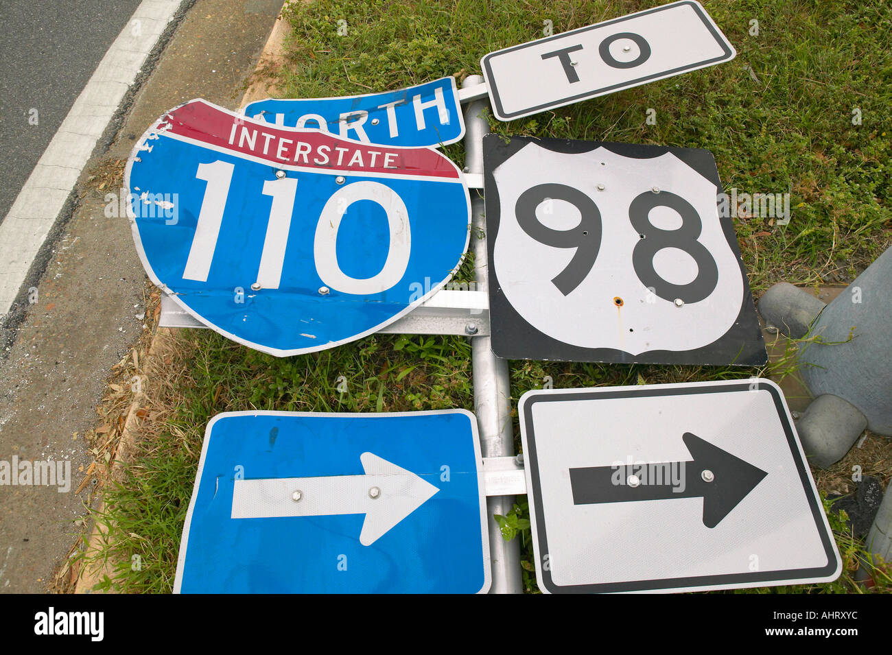 Hurricane damage signs hi-res stock photography and images - Alamy