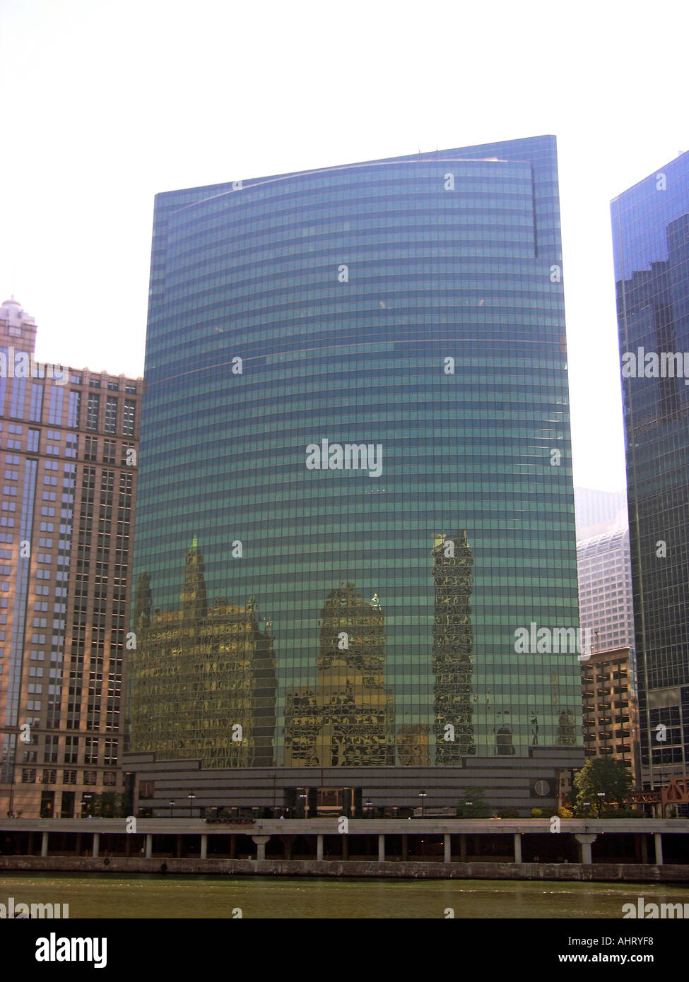 Downtown city of Chicago Illinois IL Mirror Reflection Stock Photo - Alamy