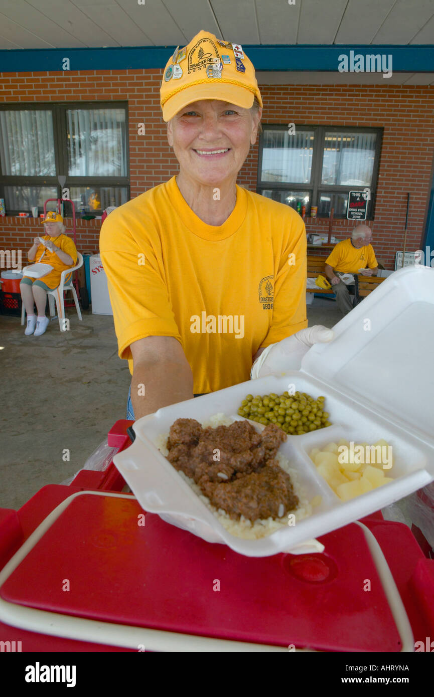 Red cross disaster relief hi-res stock photography and images - Alamy