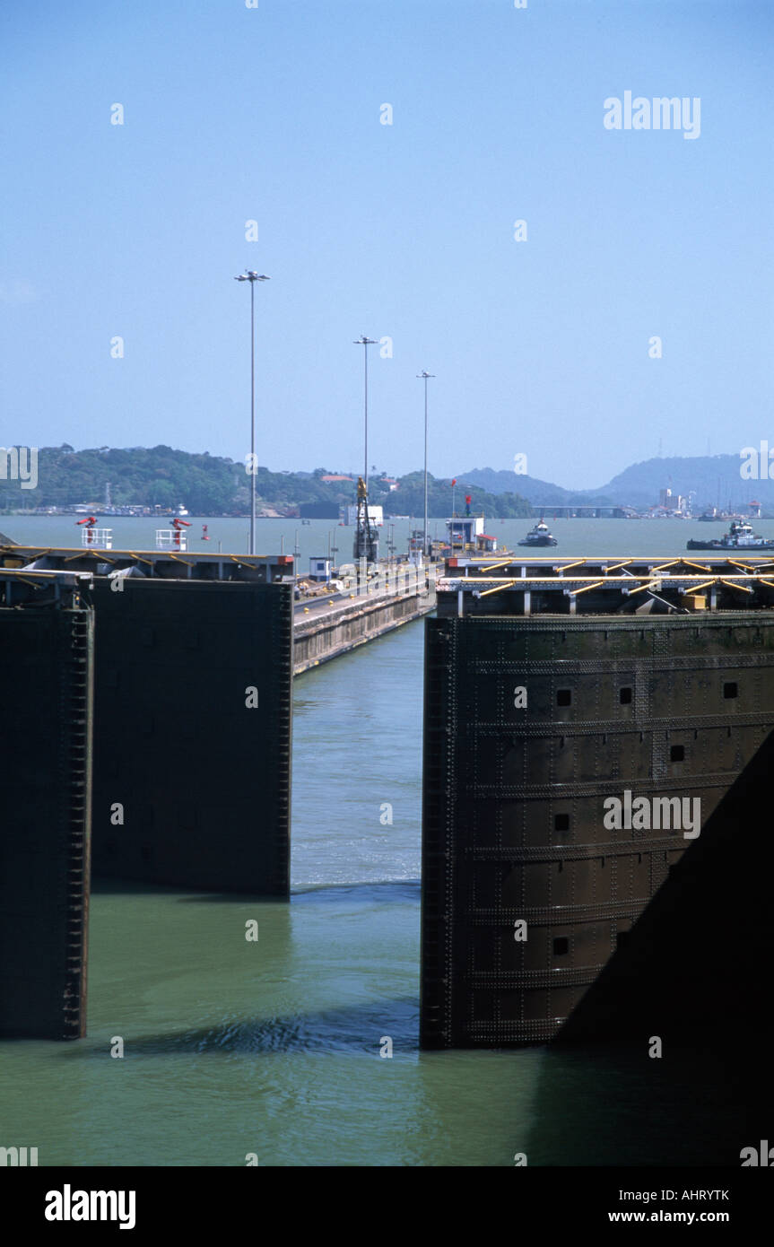 Huge lock gates closing in Panama Canal Stock Photo - Alamy