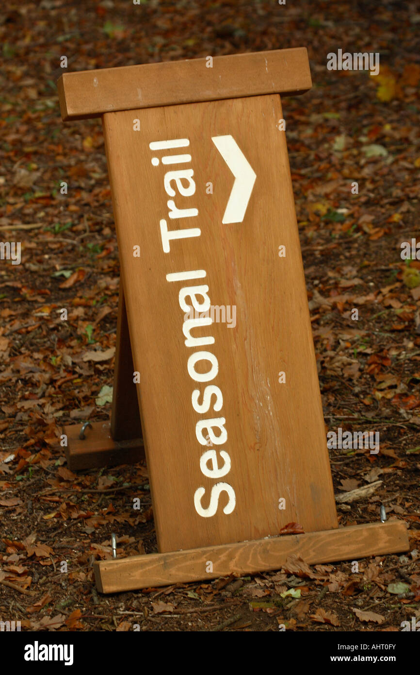 Westonbirt Arboretum autumn seasonal trail signpost Stock Photo - Alamy