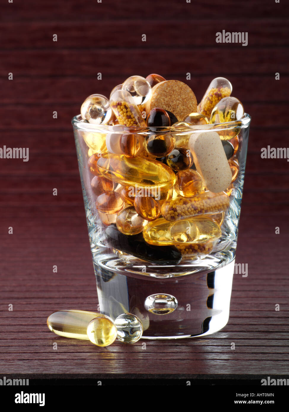 Various tablets capsules supplements hi-res stock photography and ...