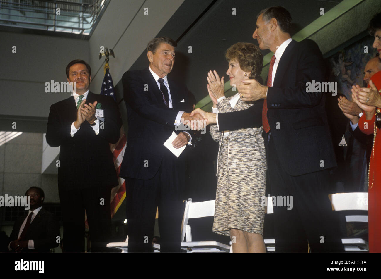 Handshake presidents hi-res stock photography and images - Alamy