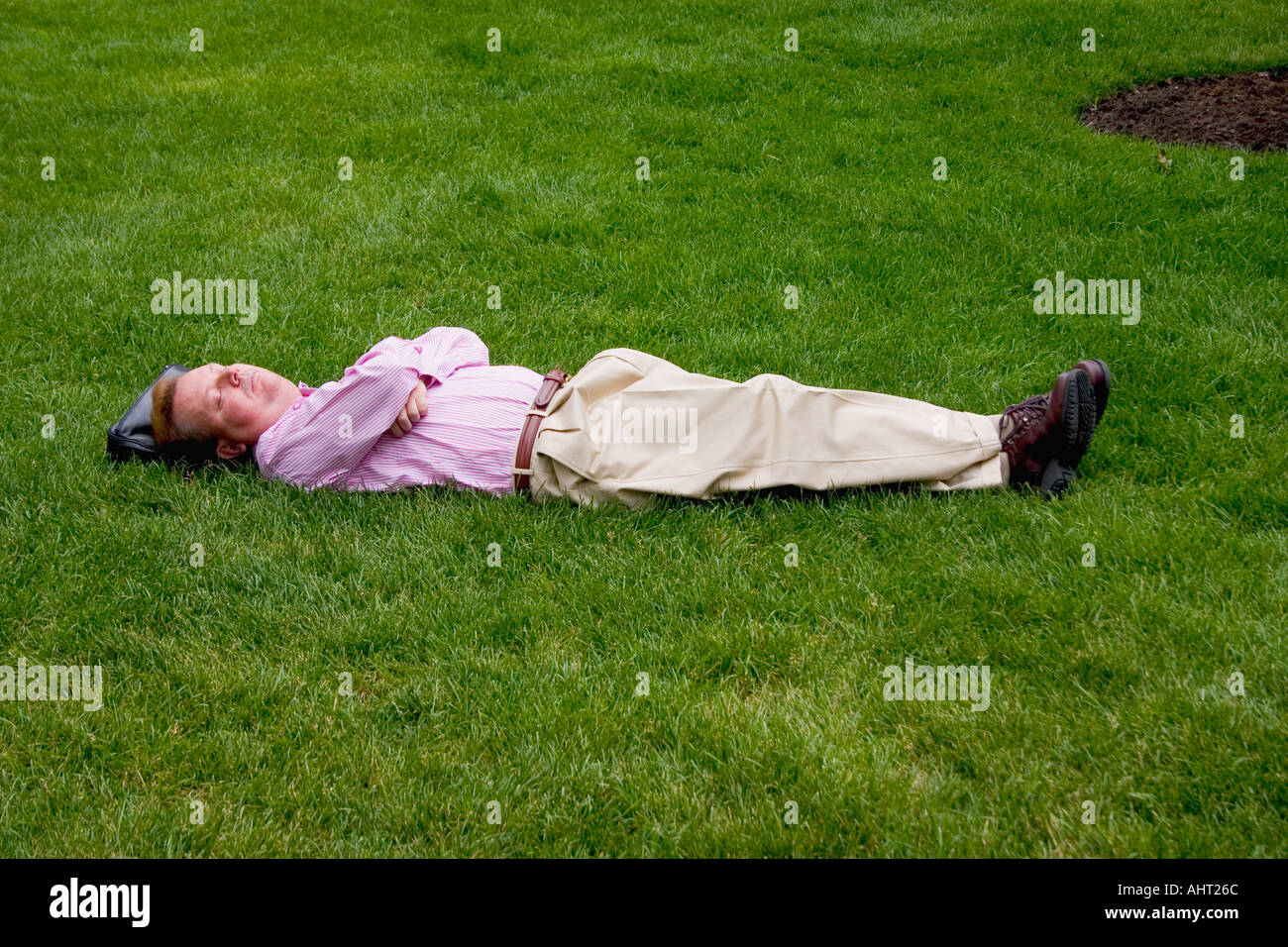 An afternoon nap in Millennium Park. Chicago Illinois IL USA Stock ...