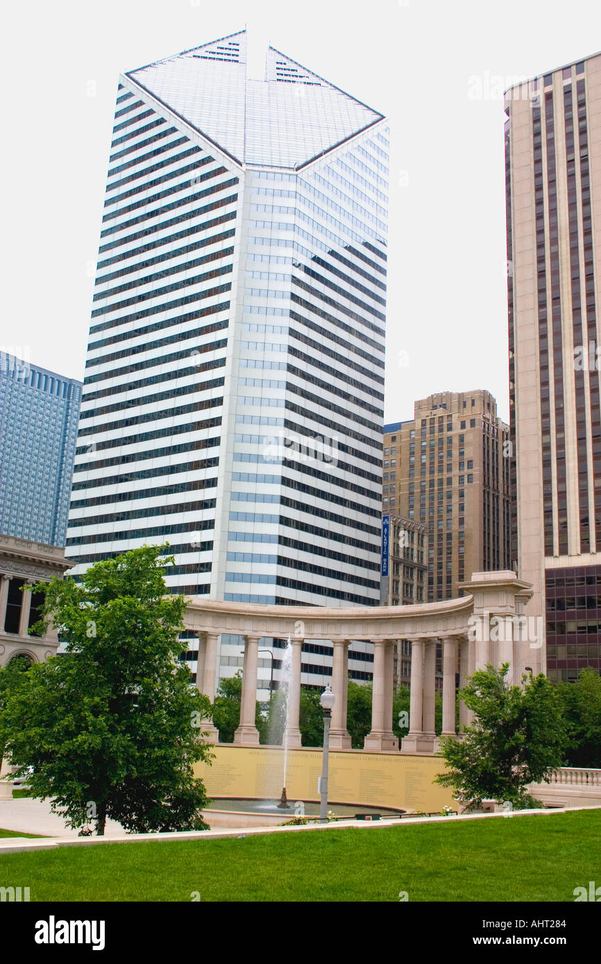 Smurfit-Stone Building in the background with colonnades and fountain ...