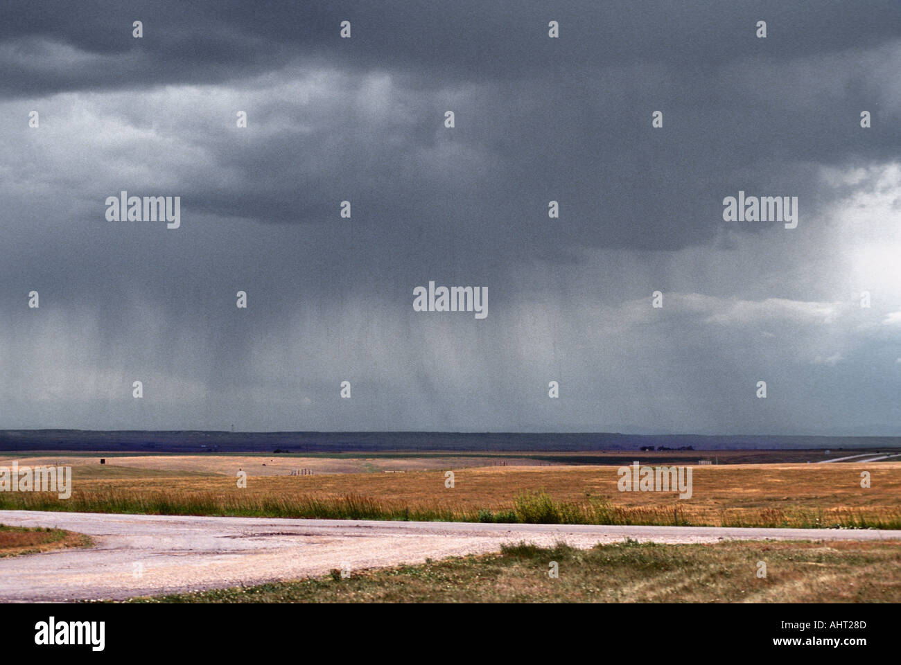 Approaching rain storm on the prairies of South Dakota Stock Photo - Alamy