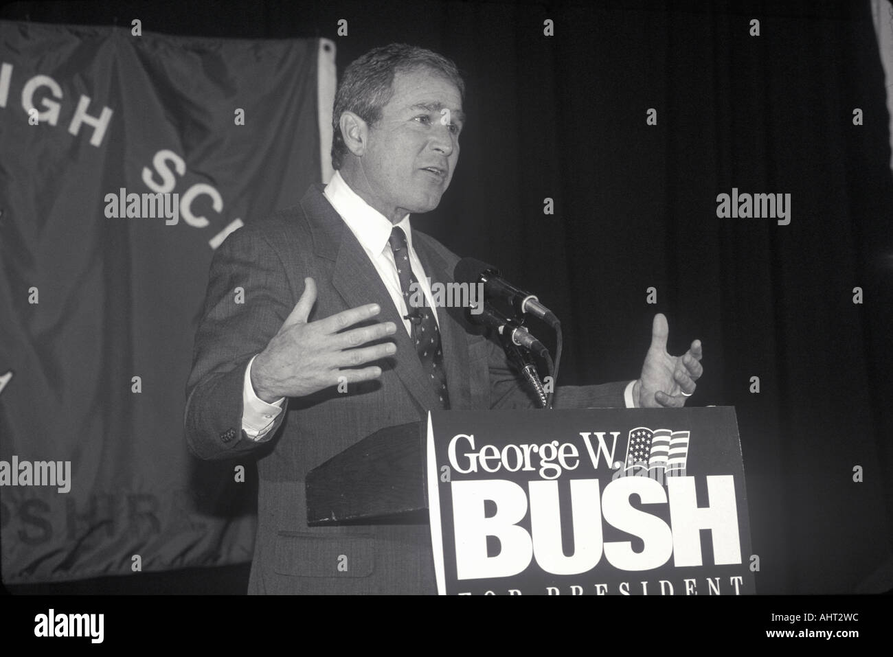George bush speaking hi-res stock photography and images - Alamy