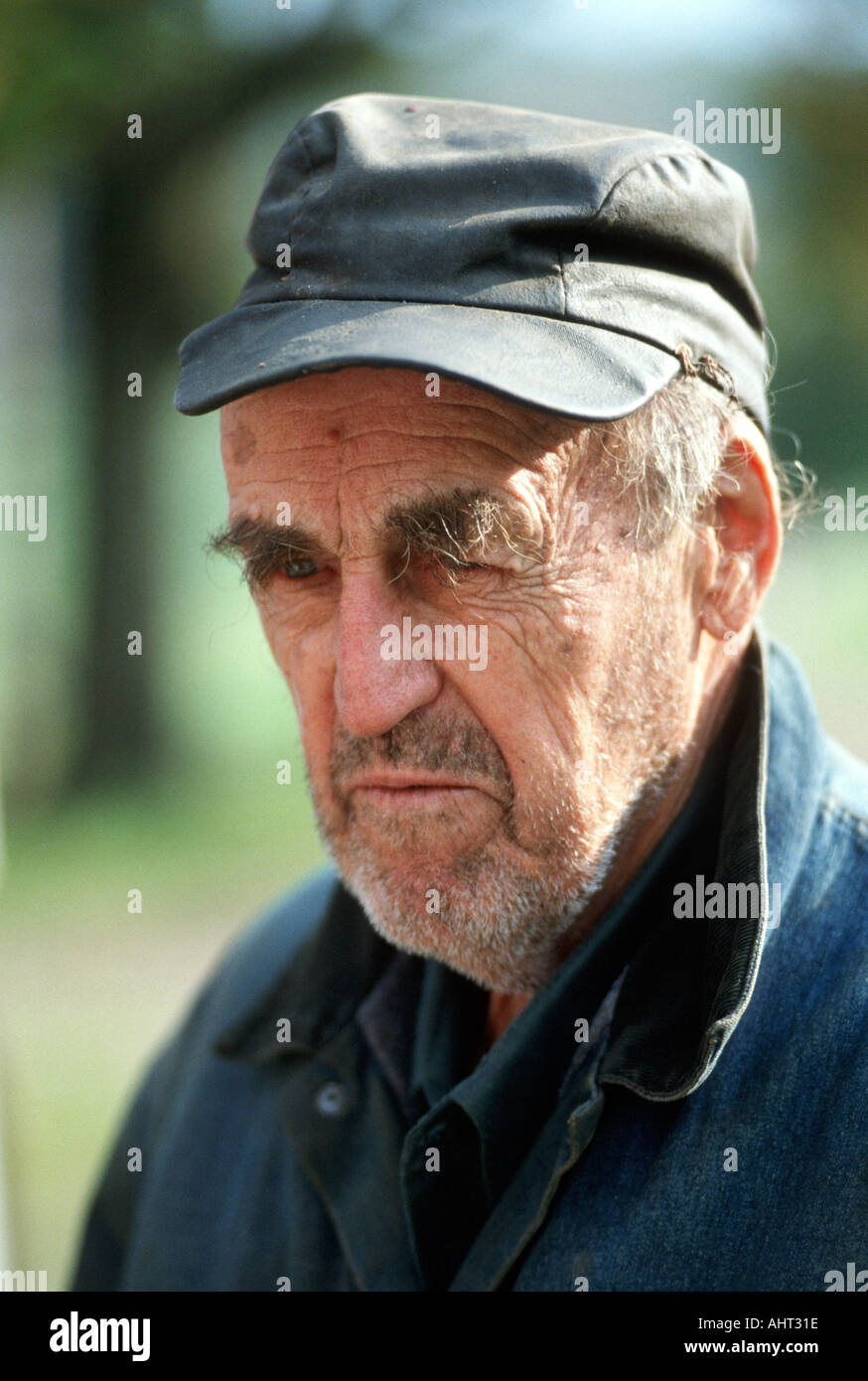 Old man farmer hi-res stock photography and images - Alamy