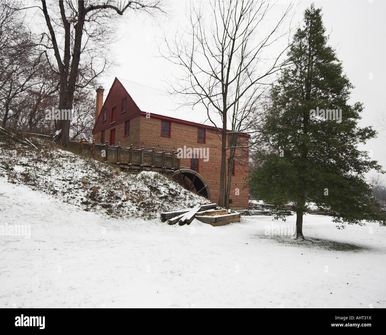 Grist mill in winter snow hi-res stock photography and images - Alamy
