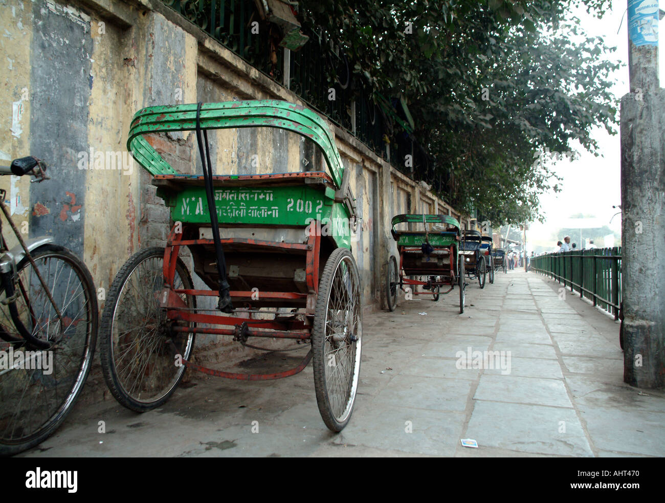 cycle rickshaw on the pavement in old delhi india Stock Photo - Alamy