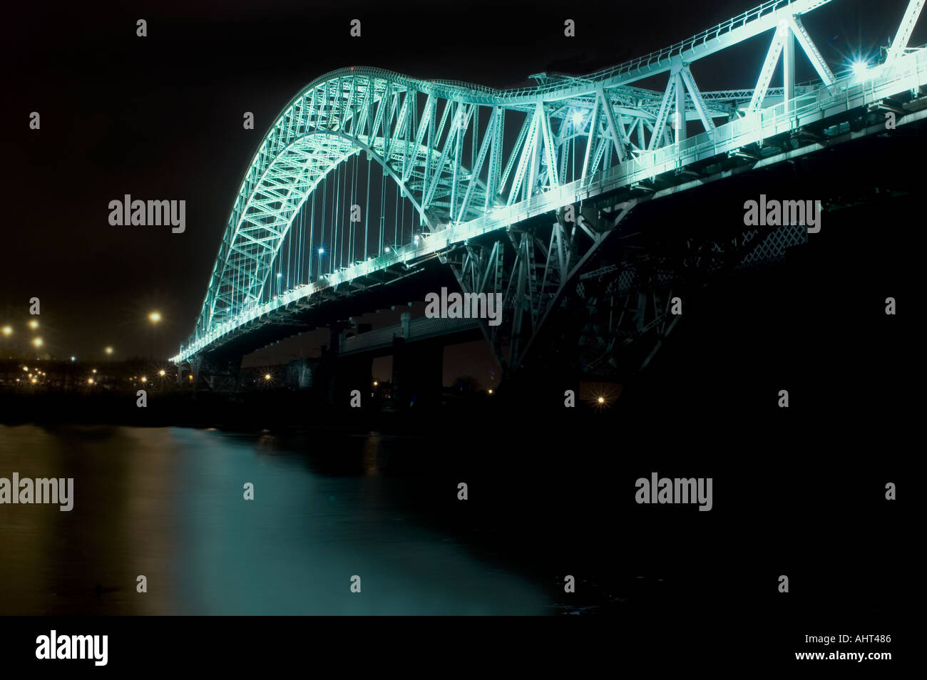 Runcorn bridges hi-res stock photography and images - Alamy