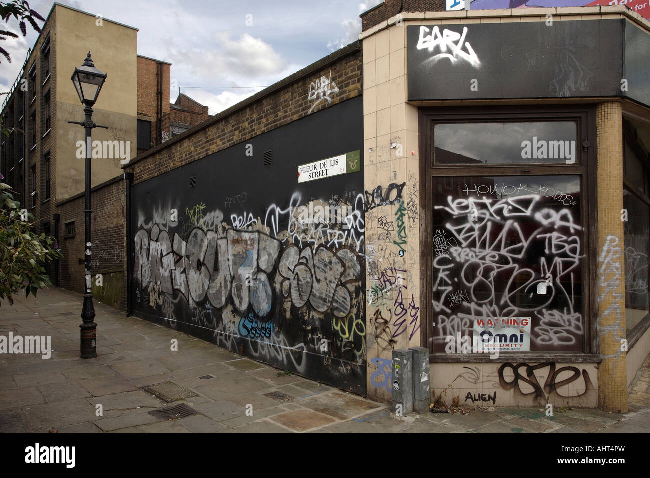 Fleur de graffiti hi-res stock photography and images - Alamy