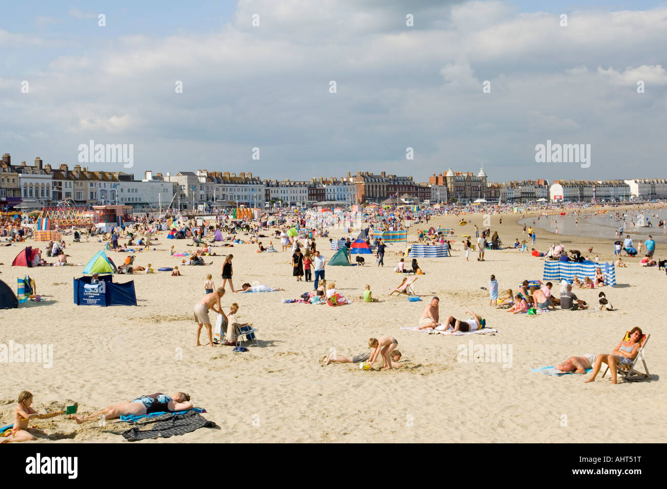 Typical english beach scene on hi-res stock photography and images - Alamy
