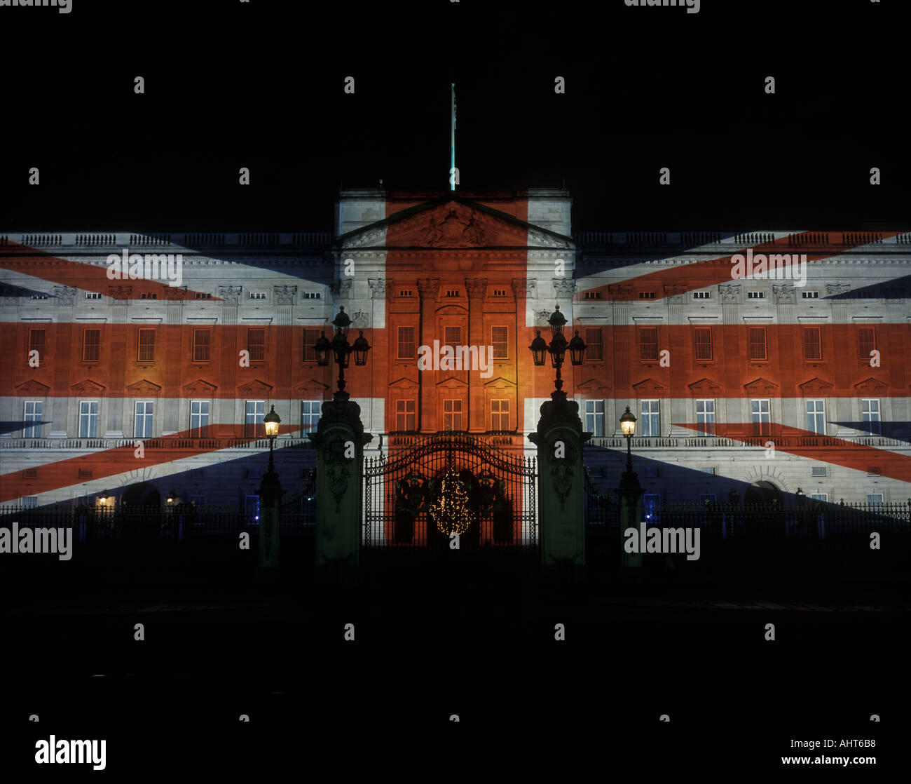 Union Jack projected on Buckingham Palace Stock Photo - Alamy