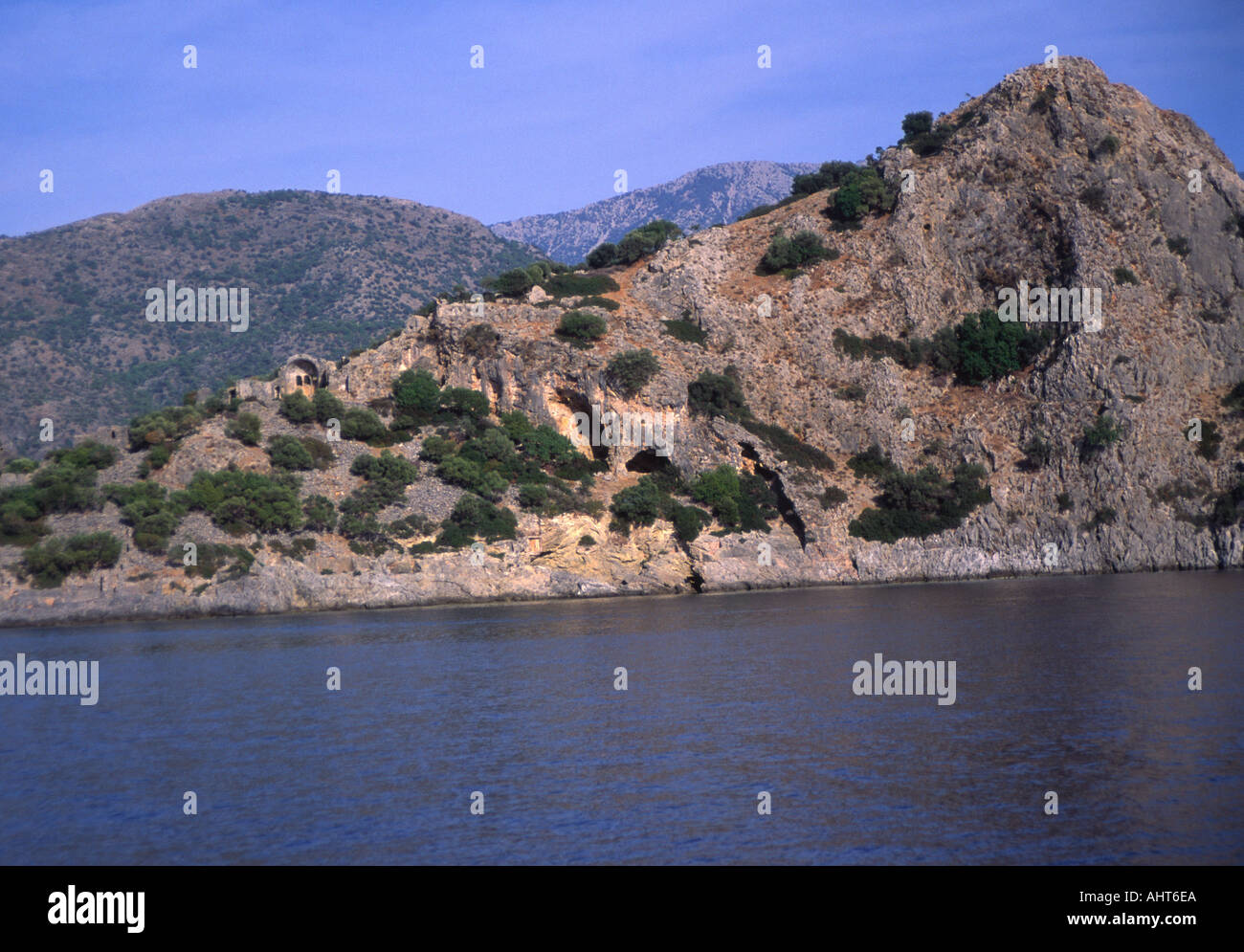 Coastal limestone cliffs sea hi-res stock photography and images - Alamy
